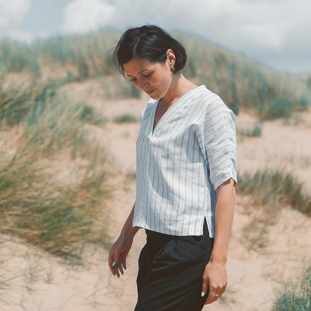 Fabrics-store.com: Ines — V-neck Top, Type - PDF